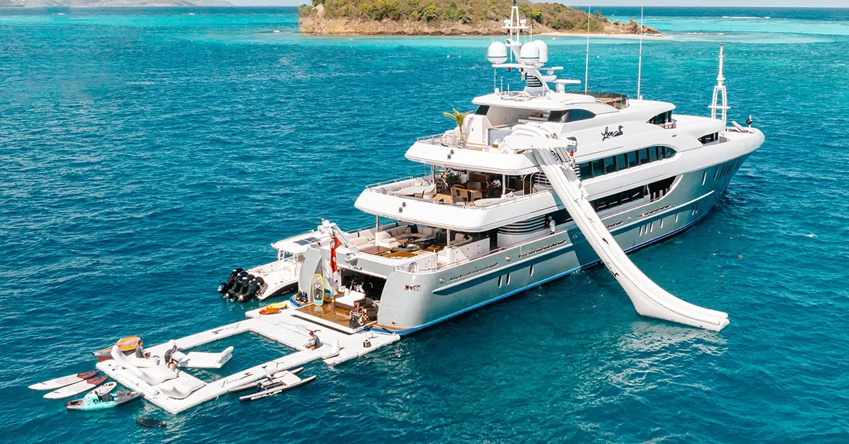 Charter Superyacht Loon 180 | FunAir FunYachts™